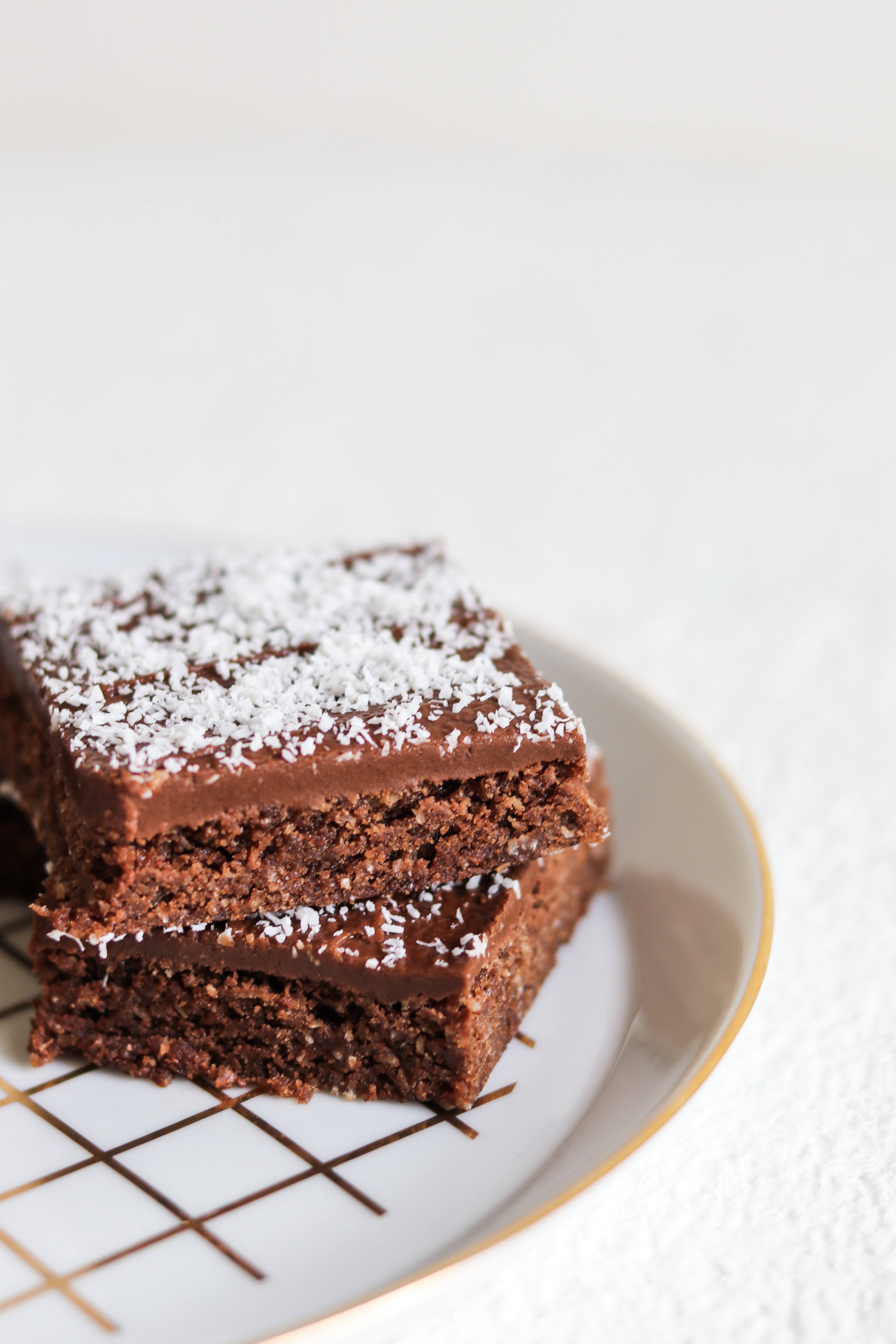 Easy Chocolate Slice Recipe - Fat Mum Slim