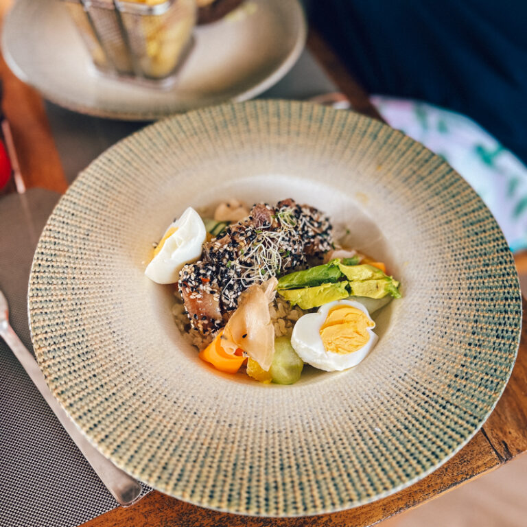 Outrigger Fiji Beach Resort Review | Family Travel | Fat Mum Slim