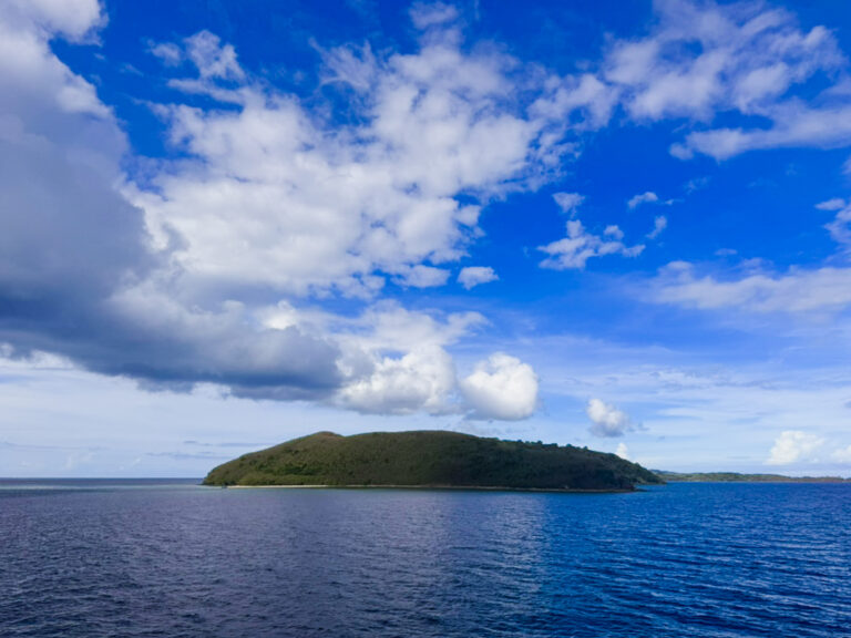 Captain Cook Cruises Fiji: Mamanuca and Yasawa Islands Cruise