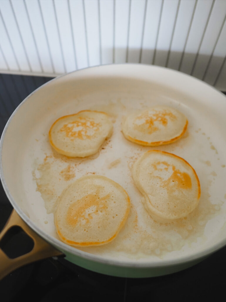 Easy Pikelet Recipe (Just 4 Ingredients & Ready in Minutes!)