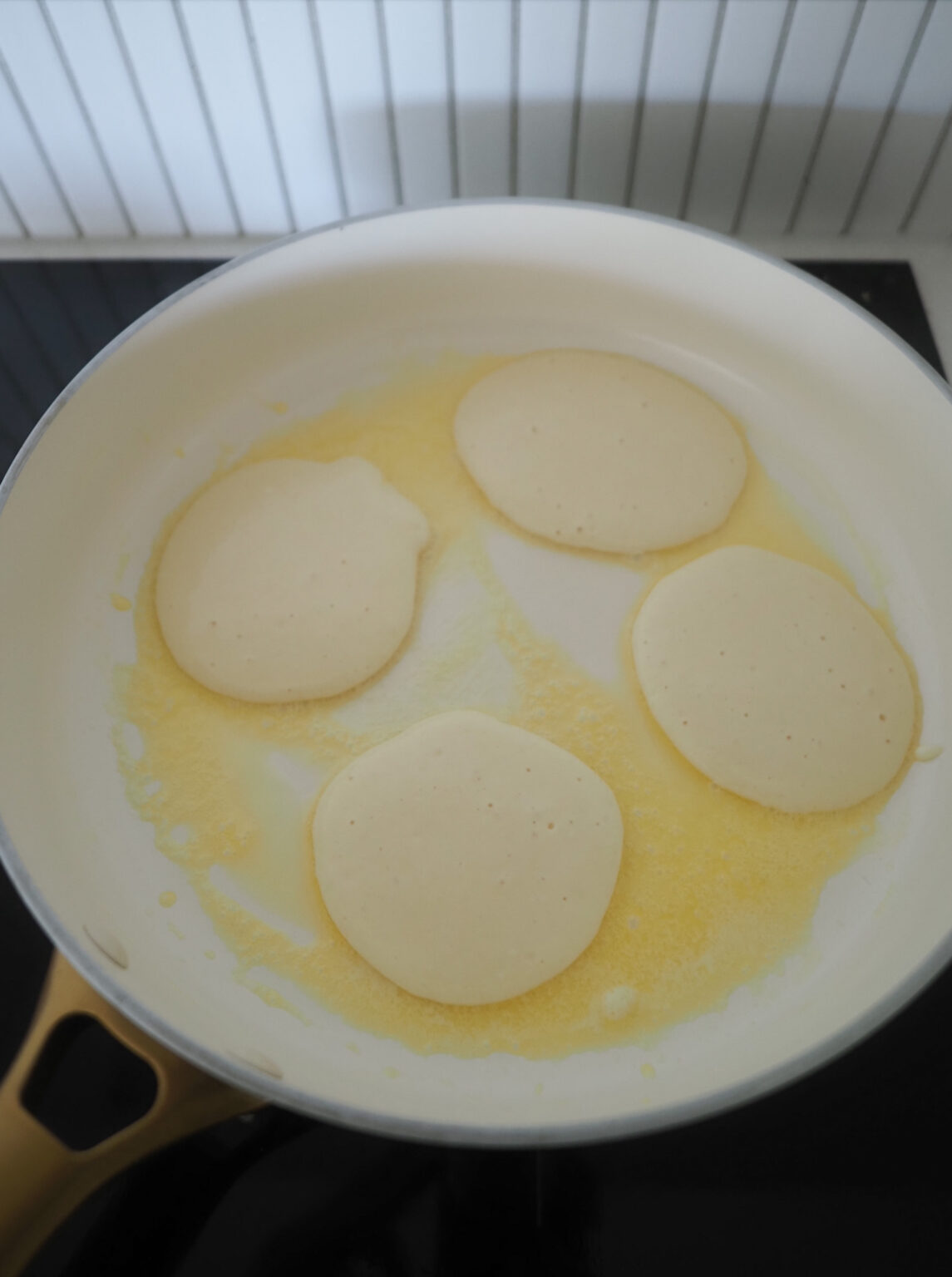 Easy Pikelet Recipe (Just 4 Ingredients & Ready in Minutes!)